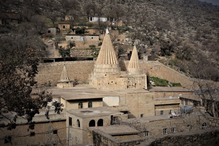 LATITUDES – Les yézidis : une histoire riche marquée de sacrifices pour ...